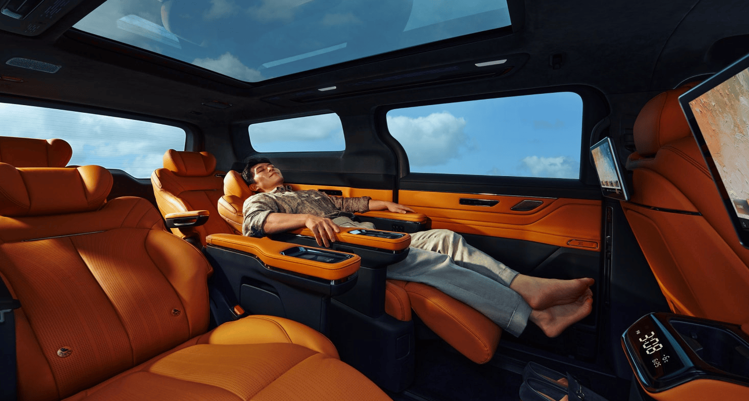 把豪华MPV打入30万级！吉利银河再出铁拳，翼真L380王炸开场_搜狐汽车_搜狐网