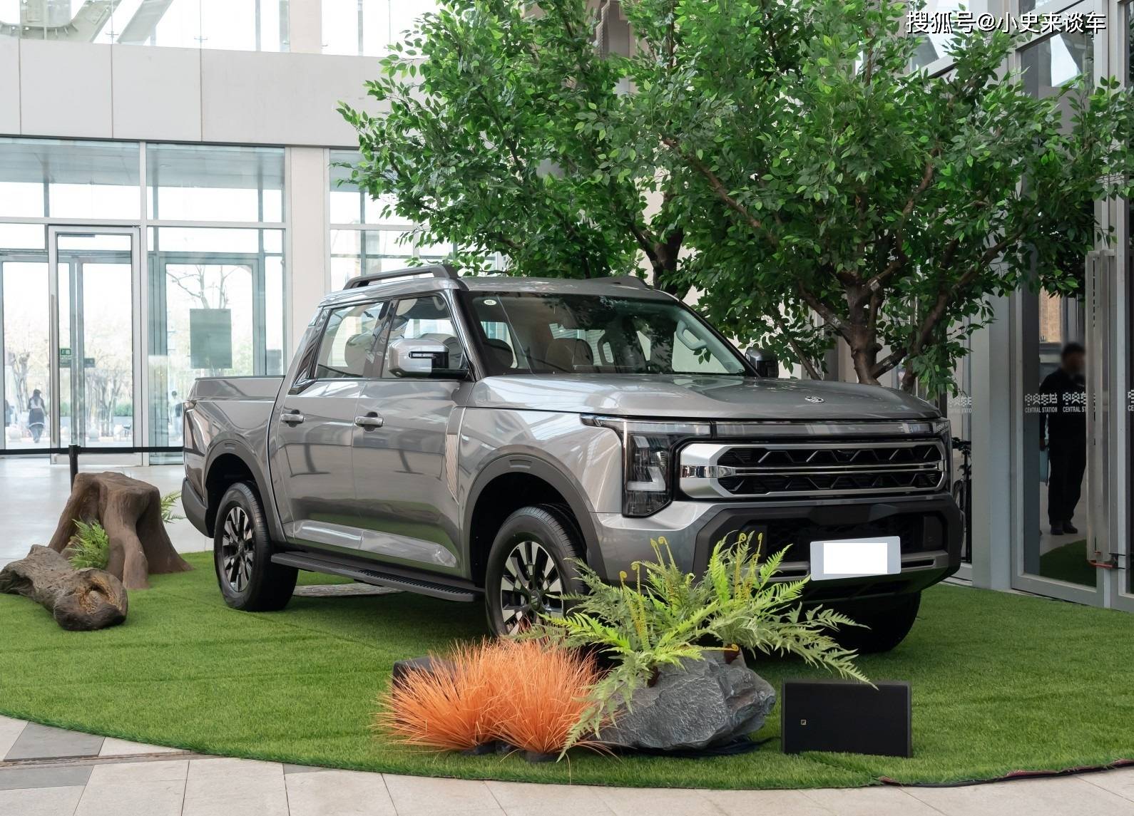 日产全新皮卡上市！11.99万元起售竞争长城炮，搭载2.3T柴油+8AT_搜狐汽车_搜狐网