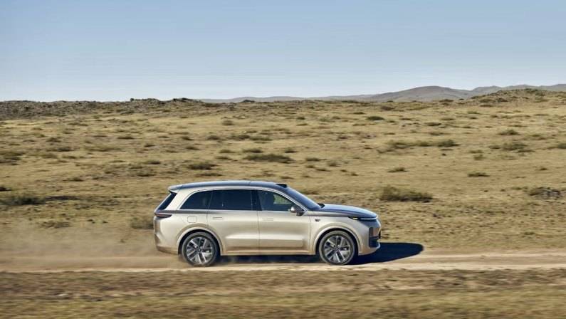 昊铂HL与理想L8：30万级增程SUV，哪款是你的心头爱？_搜狐汽车_搜狐网