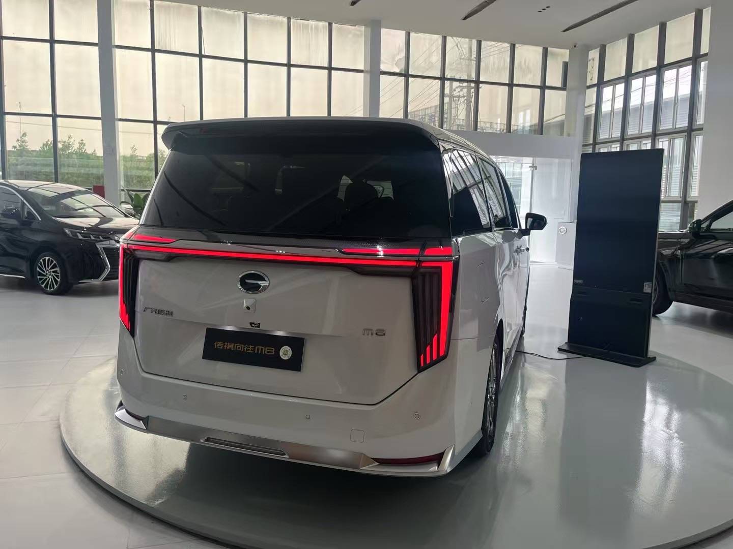 传祺向往M8乾崑版到店！搭载华为“全家桶”，目标锁定腾势D9 DM-i_搜狐汽车_搜狐网