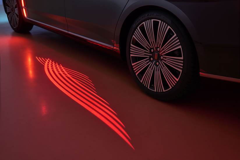 全系8AT！2025款红旗H9上市23.58万元起限时特惠_搜狐汽车_搜狐网