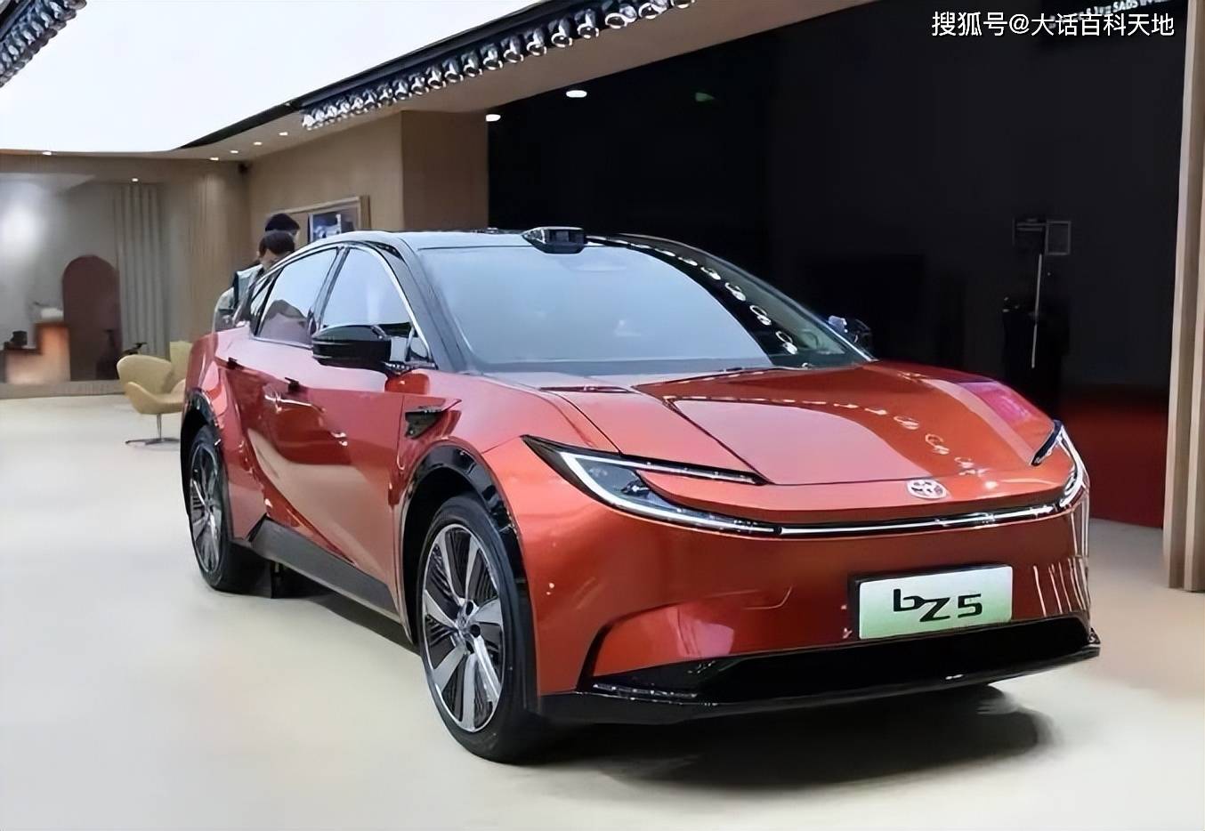 中型纯电SUV卷王——一汽丰田bZ5，一卷到底，13万起！_搜狐汽车_搜狐网