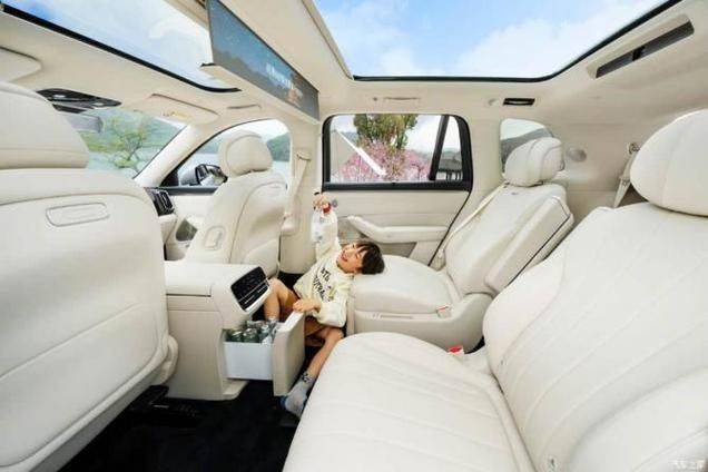 深蓝S09 VS 问界M8：6座家用SUV的终极价值之战_搜狐汽车_搜狐网