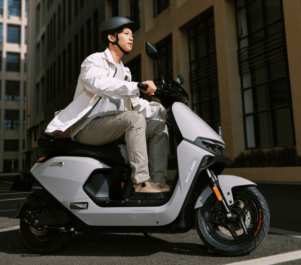 上下班代步电摩怎么选?100KM真续航,九号电动M95c+ Mk2体验越级_搜狐汽车_搜狐网