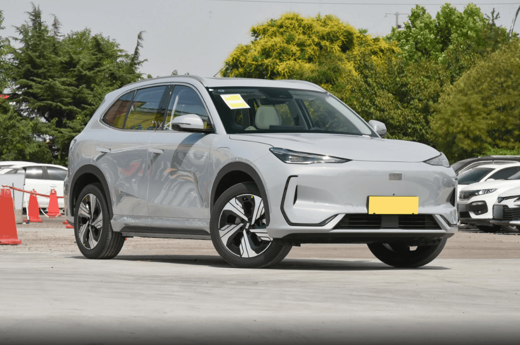 预算15万元，深蓝S05与银河E5，谁才是更适合年轻人的SUV?_搜狐汽车_搜狐网