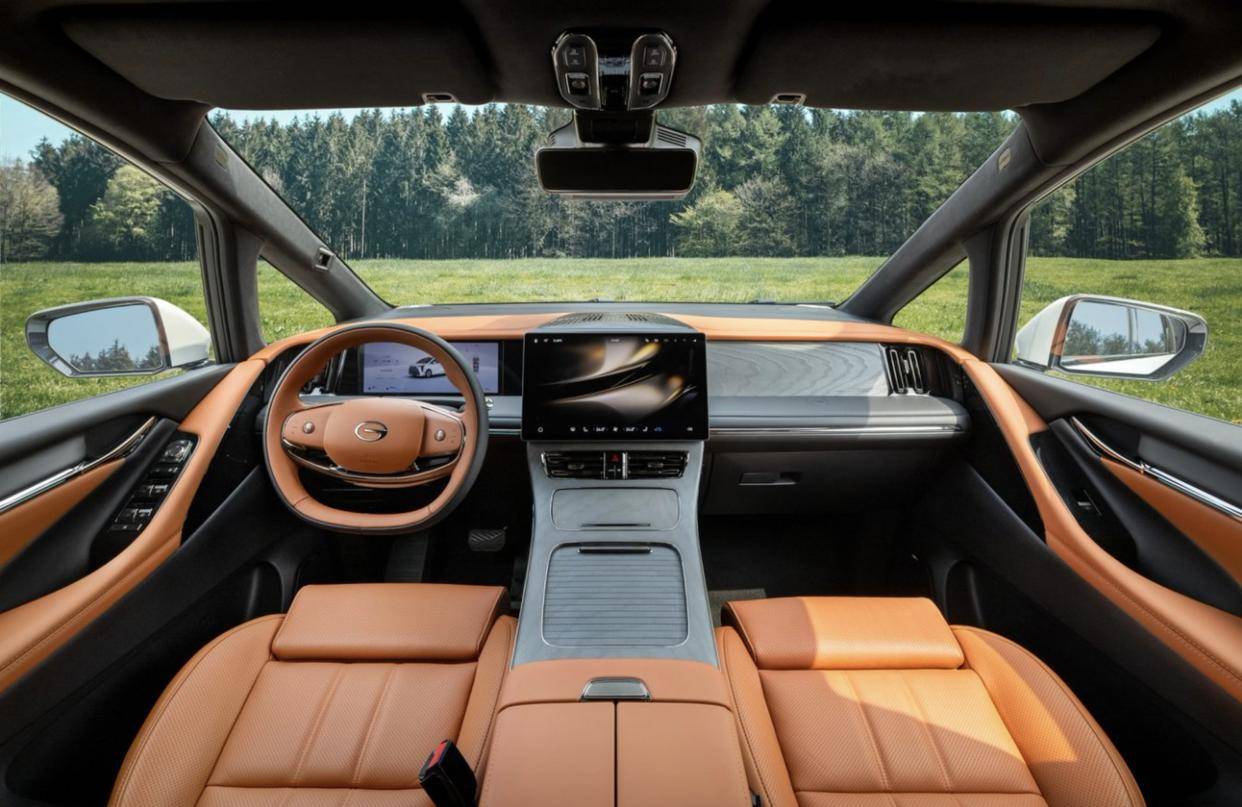 中国MPV成功了，配华为乾崑智驾+DeepSoft双重力座椅，续航1200km_搜狐汽车_搜狐网