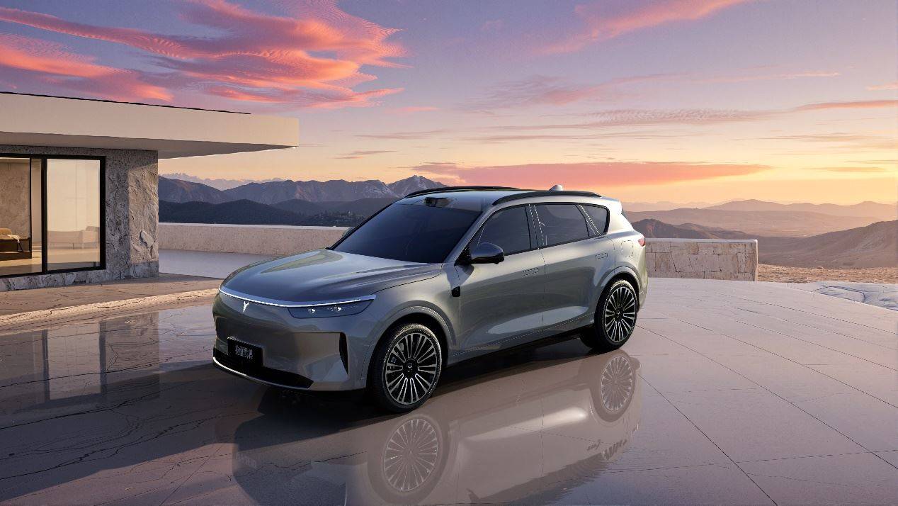 全新岚图FREE即将发布 首搭华为最新智驾ADS4.0_搜狐汽车_搜狐网