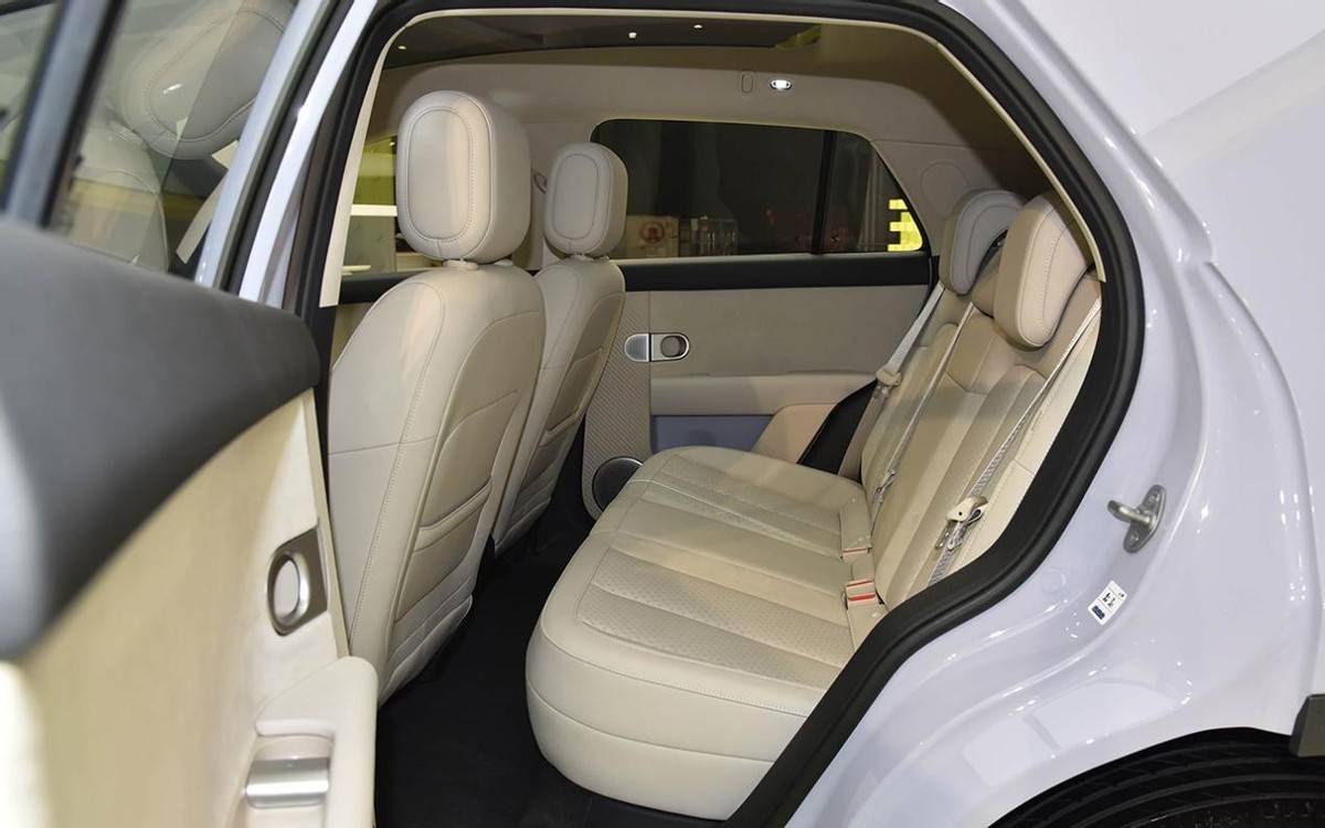 BaaS方案仅7.98万！蔚来萤火虫推电池租用服务，这下能买了？_搜狐汽车_搜狐网