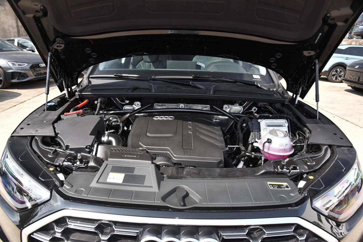 全系四驱，2.0T发动机可选两种型号，奥迪Q5L怎么选？_搜狐汽车_搜狐网