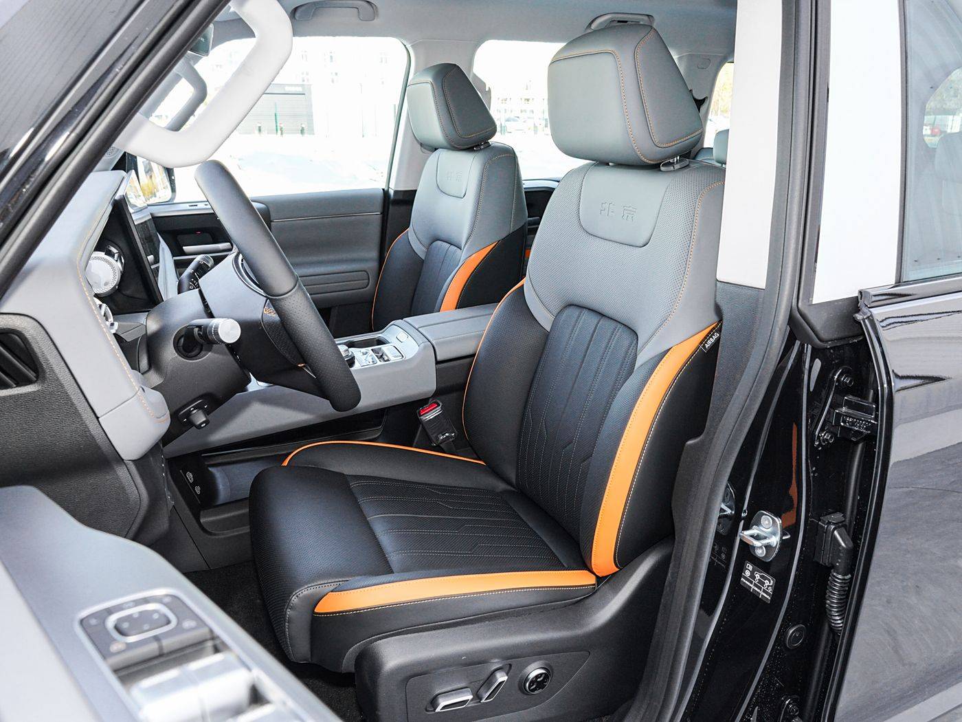 谁才是“全能方盒子”？深蓝G318无忧穿越版VS BJ40增程版_搜狐汽车_搜狐网