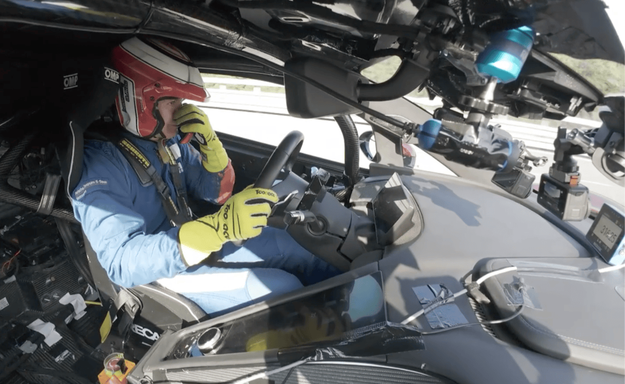 车手边摸鱼边创造电车472km/h极速纪录？仰望U9赛道版贡献最魔幻名场面！_搜狐汽车_搜狐网