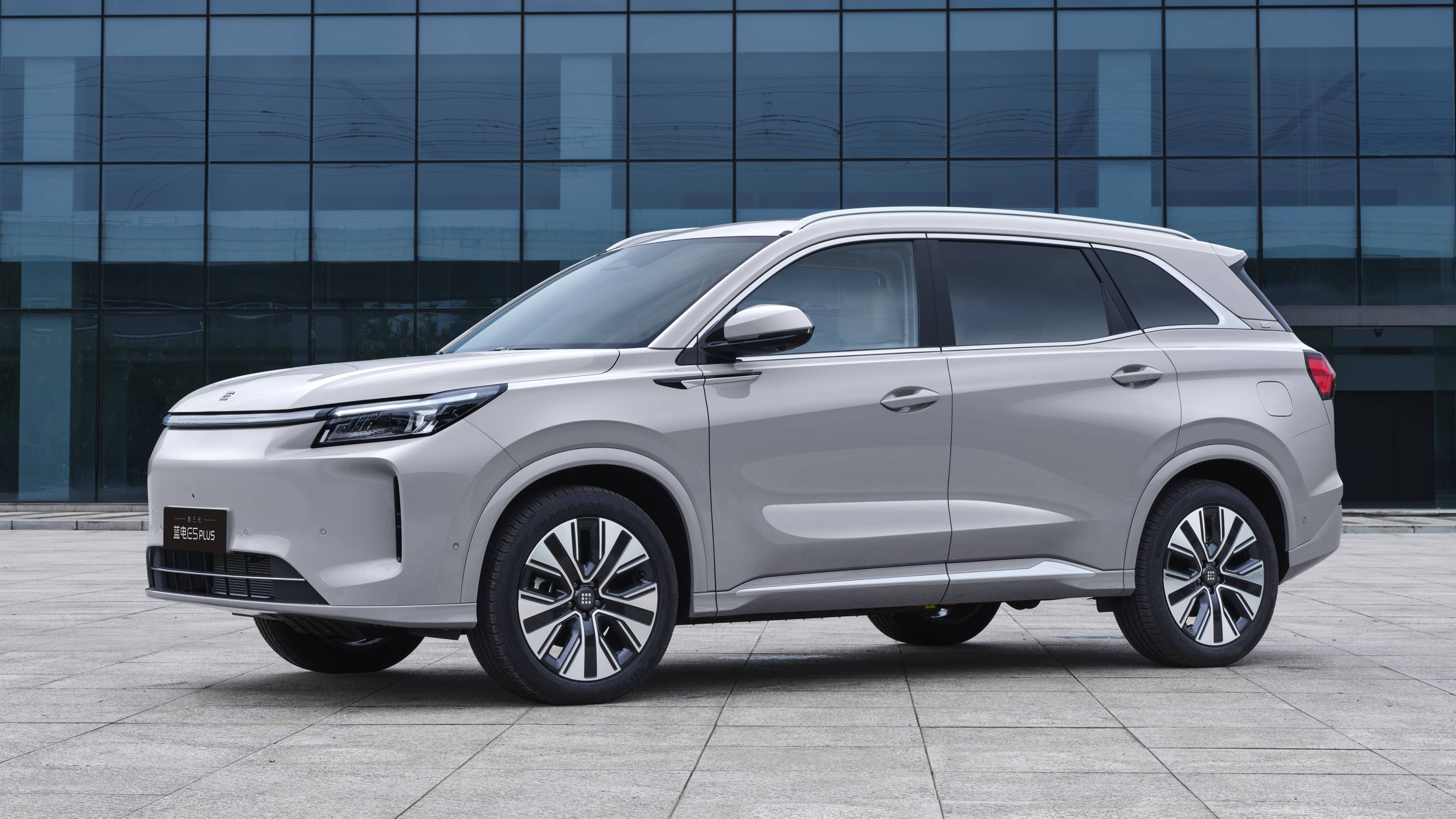 第三代蓝电E5 PLUS 11月预售，四驱续航有何惊喜？_搜狐汽车_搜狐网