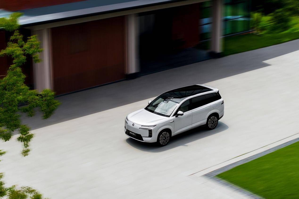 重塑大六座SUV市场新格局，腾势N8L以31.98万起正式开启预售_搜狐汽车_搜狐网