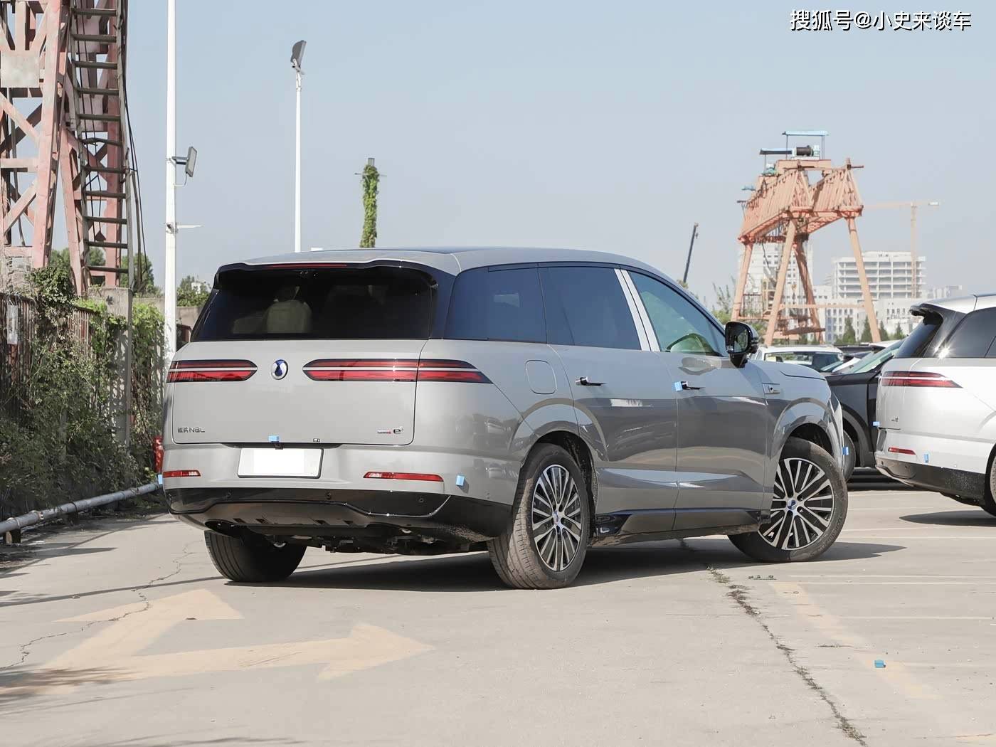 全新插混大型SUV即将上市！预售不足32万很亲民，综合续航1300km_搜狐汽车_搜狐网