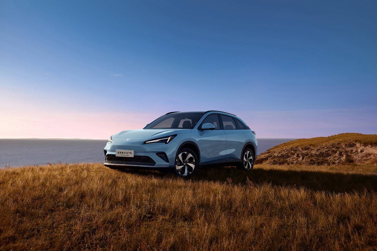 把“城市NOA”和“无感增程”打到15万级，全新极狐阿尔法T5的“破局”逻辑_搜狐汽车_搜狐网