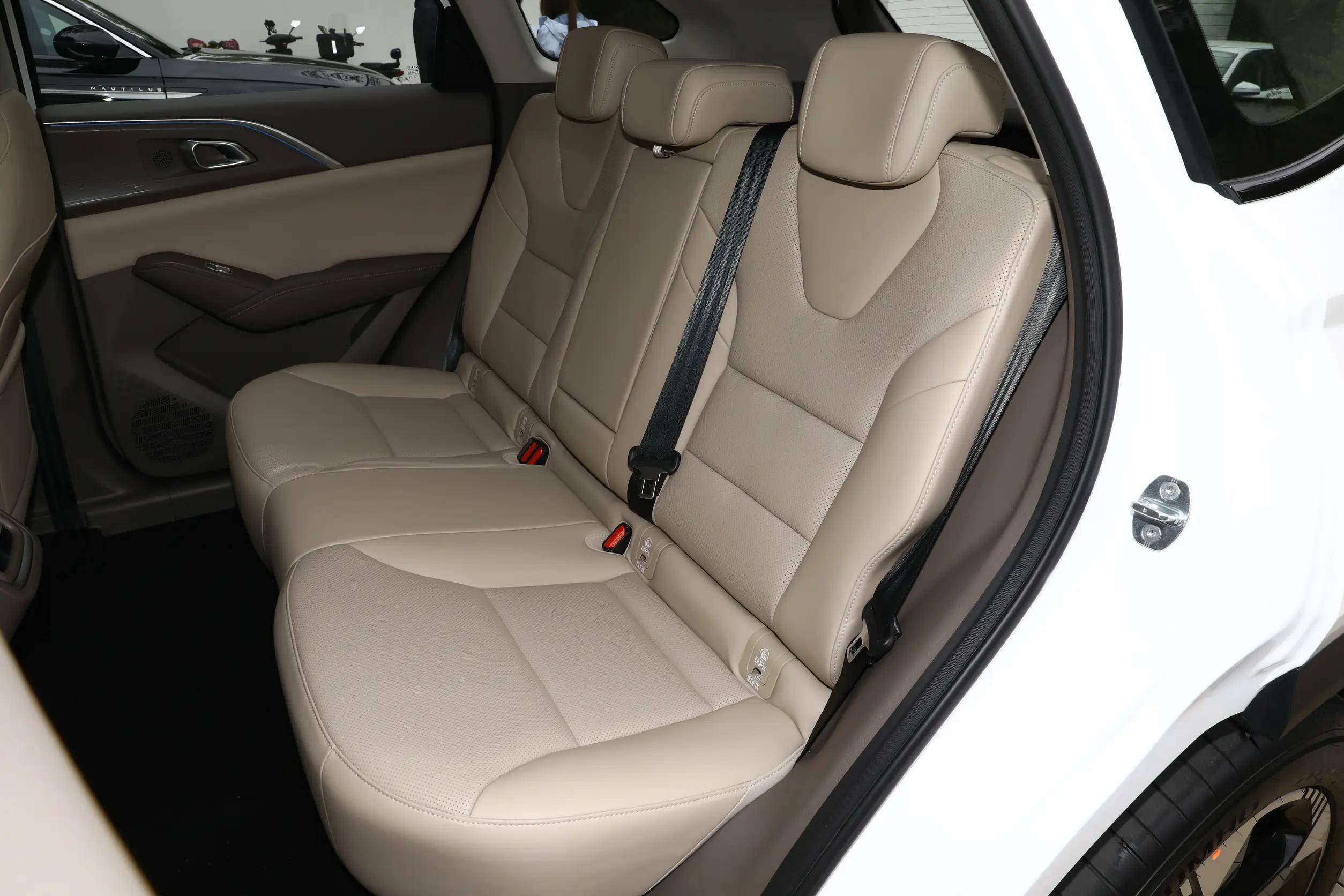 不止是加大版！哈弗H6L搭载2.0T+9DCT，究竟有啥看点？_搜狐汽车_搜狐网