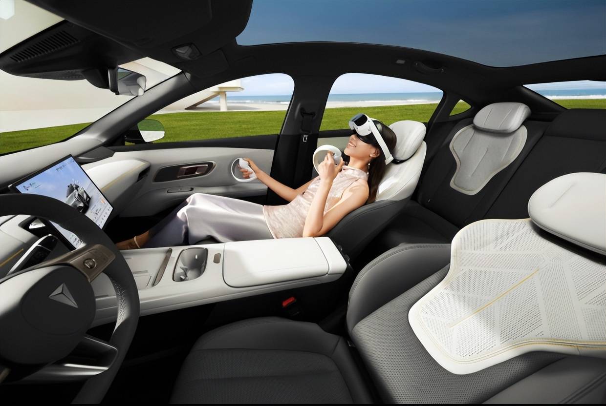 “长续航、磁流变、激光智能轿跑”深蓝L06开启预售，13.99万元起_搜狐汽车_搜狐网