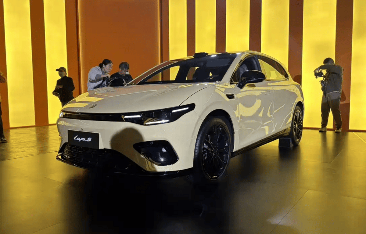 零跑Lafa5预售10.58万起，比萤火虫便宜且续航高