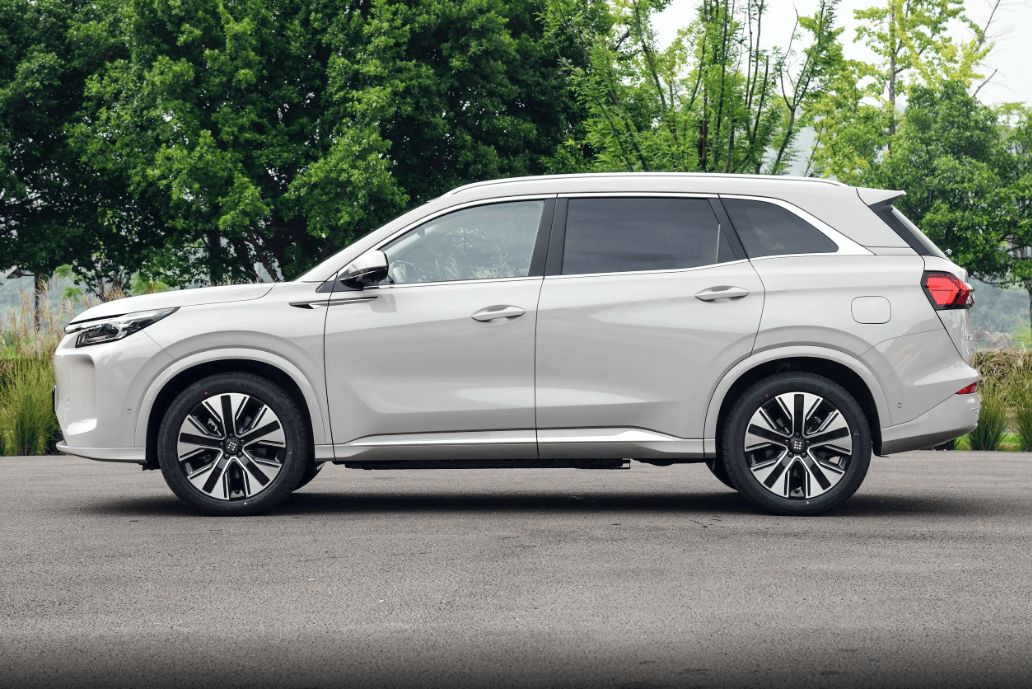 聊聊第三代蓝电E5 PLUS，纯电续航230km+全时四驱，你看怎么样？_搜狐汽车_搜狐网