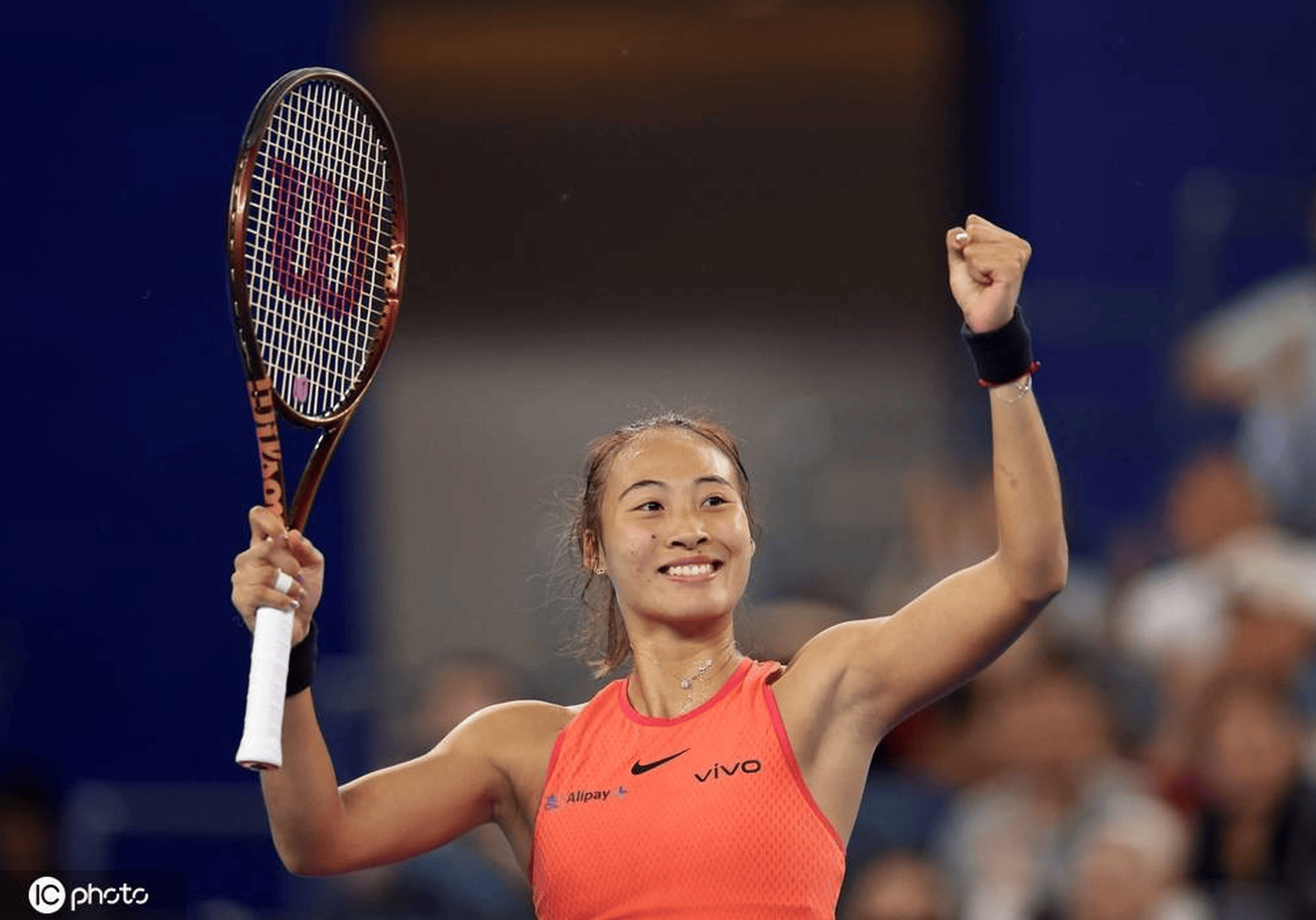 2比0赢下中国德比 郑钦文生涯首进WTA1000赛事决赛