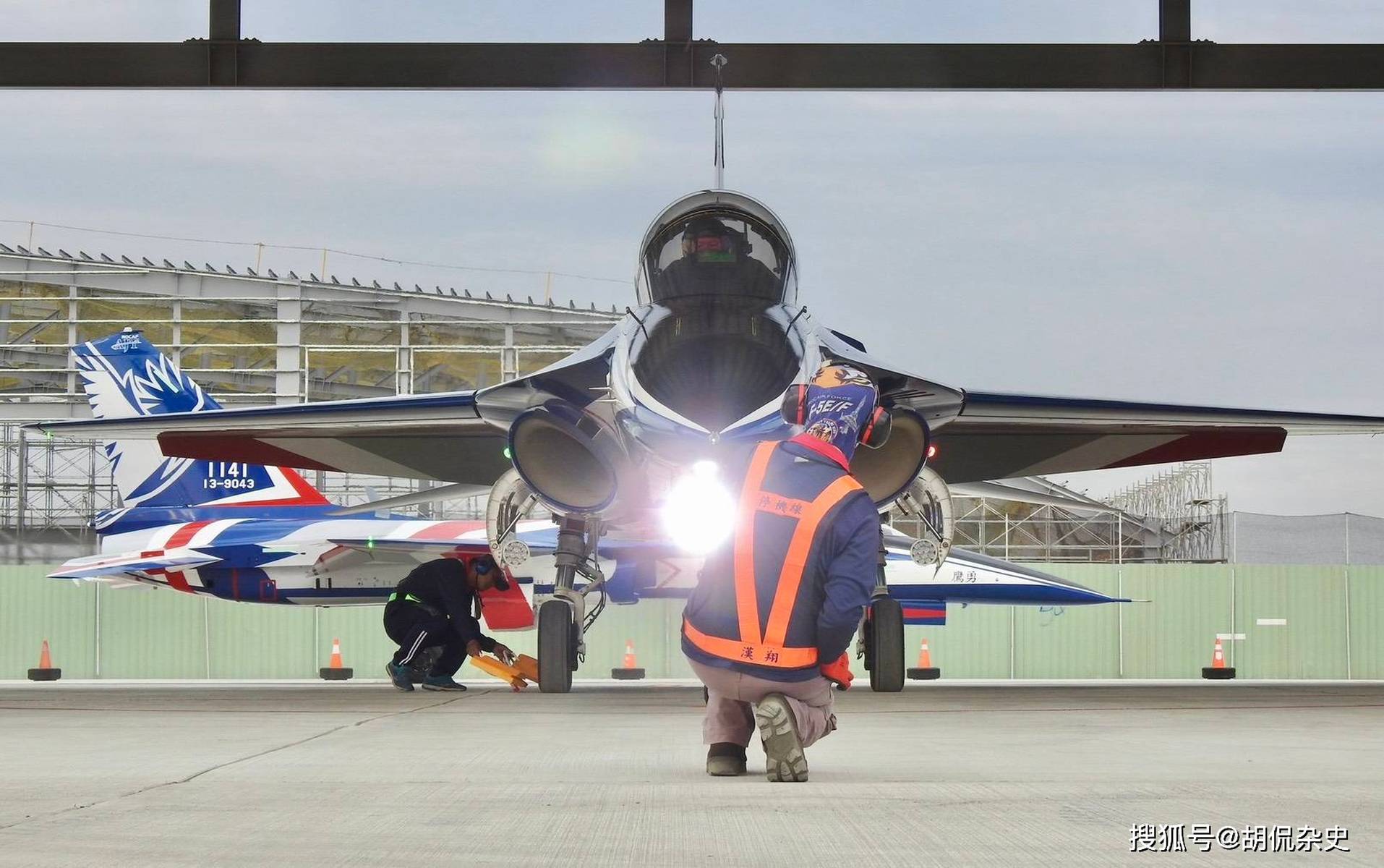 勇鹰高级教练机