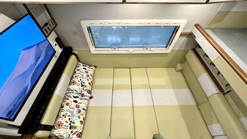 3.9-3.11上海房车展旅美灵域5500N四驱越野房车舒适与自由兼顾_搜狐汽车_搜狐网