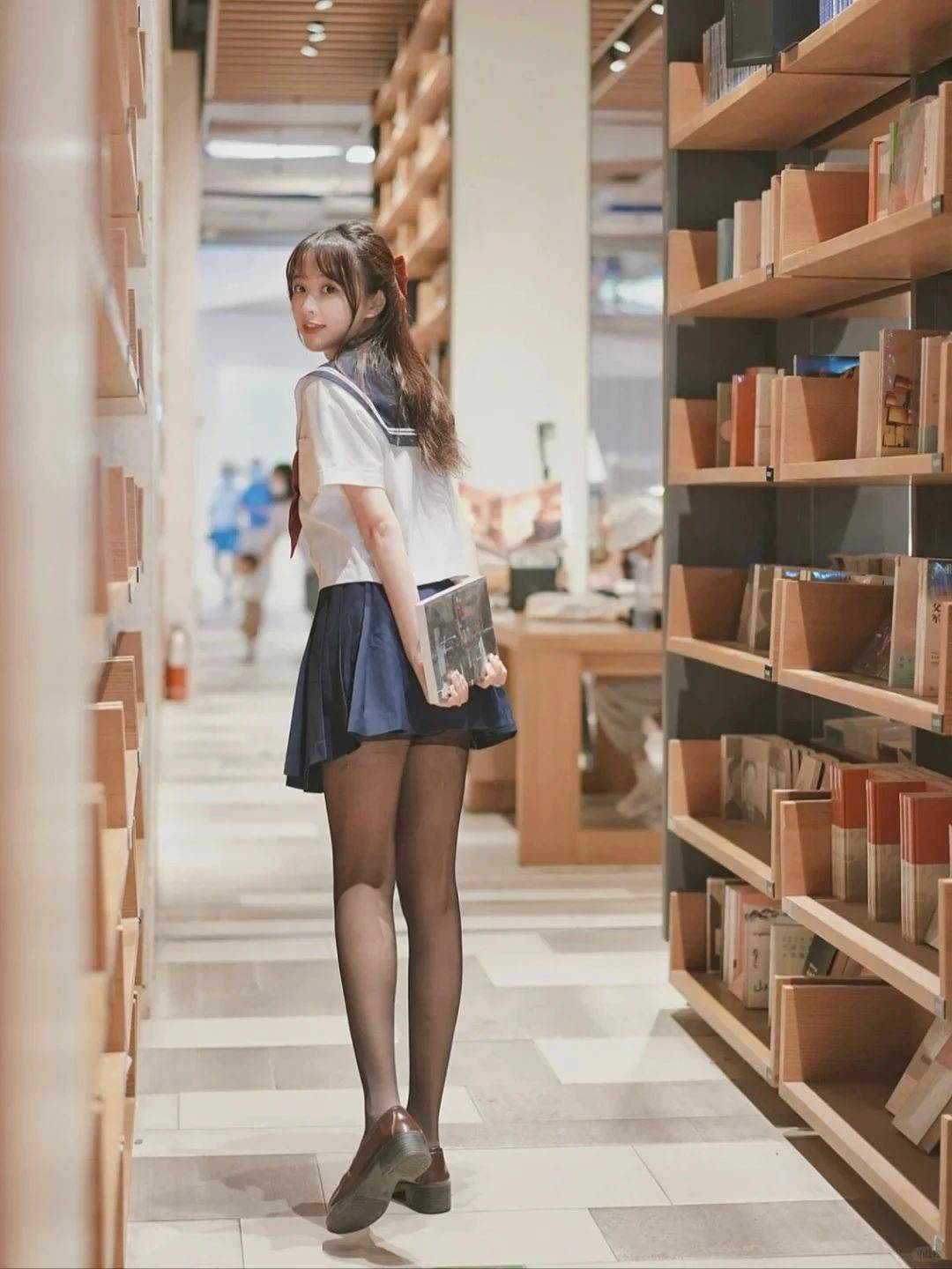 JK配黑丝，校园女神纯欲天花板-搜狐大视野-搜狐新闻