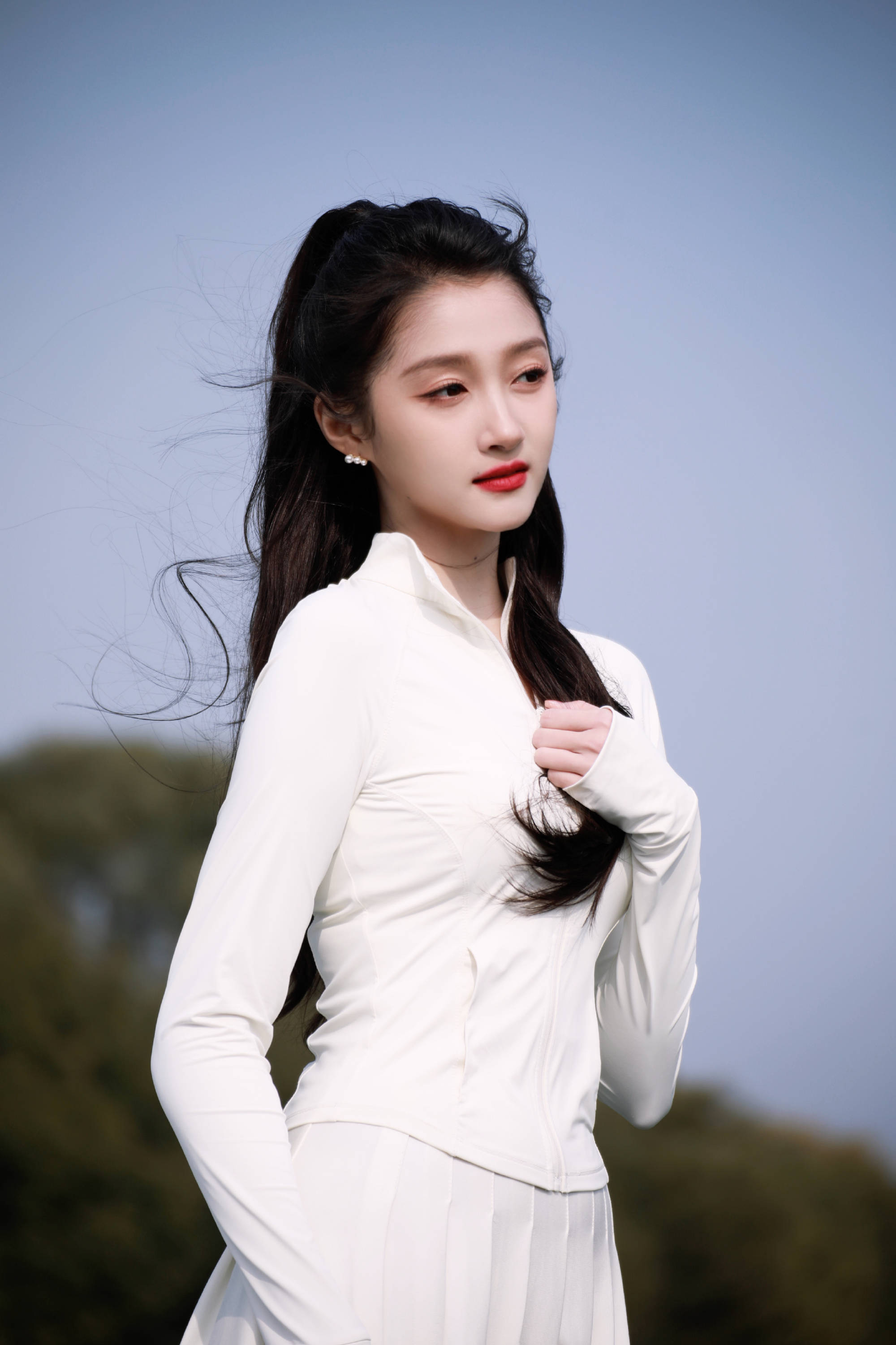 关晓彤穿紧身瑜伽服秀好身材 温柔甜美腰臀比超绝 搜狐大视野 搜狐新闻
