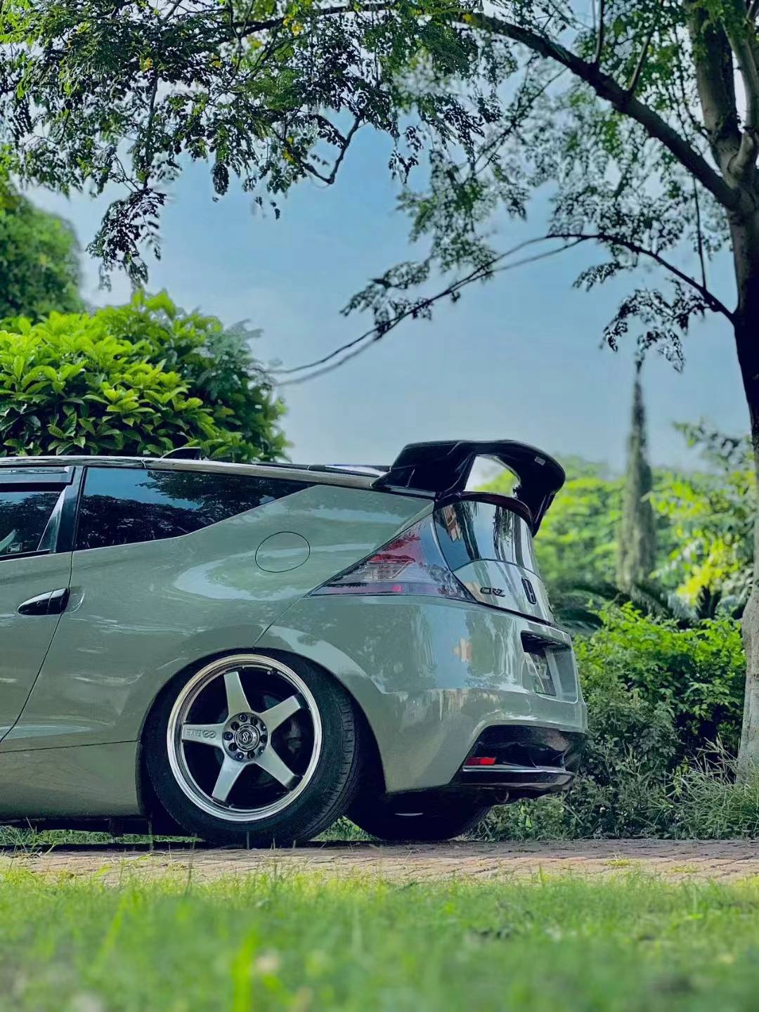 巴基斯坦的本田CRZ改装：AIRBFT气动避震下的低趴艺术_搜狐汽车_搜狐网