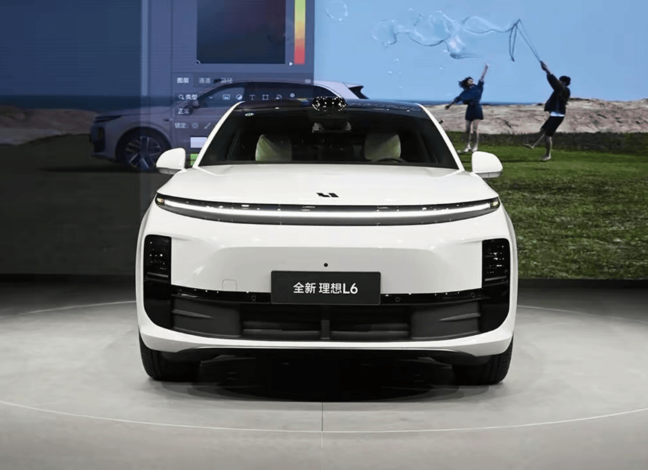 岚图FREE 318：当混动SUV纯电续航达318公里，还买什么纯电车_搜狐汽车_搜狐网