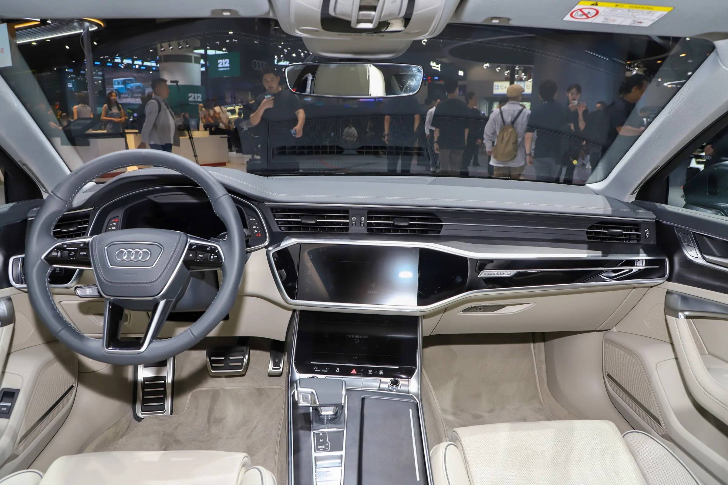 增配车道偏离预警/芯片升级，2025款奥迪A6L上市，售42.79万元起_搜狐汽车_搜狐网