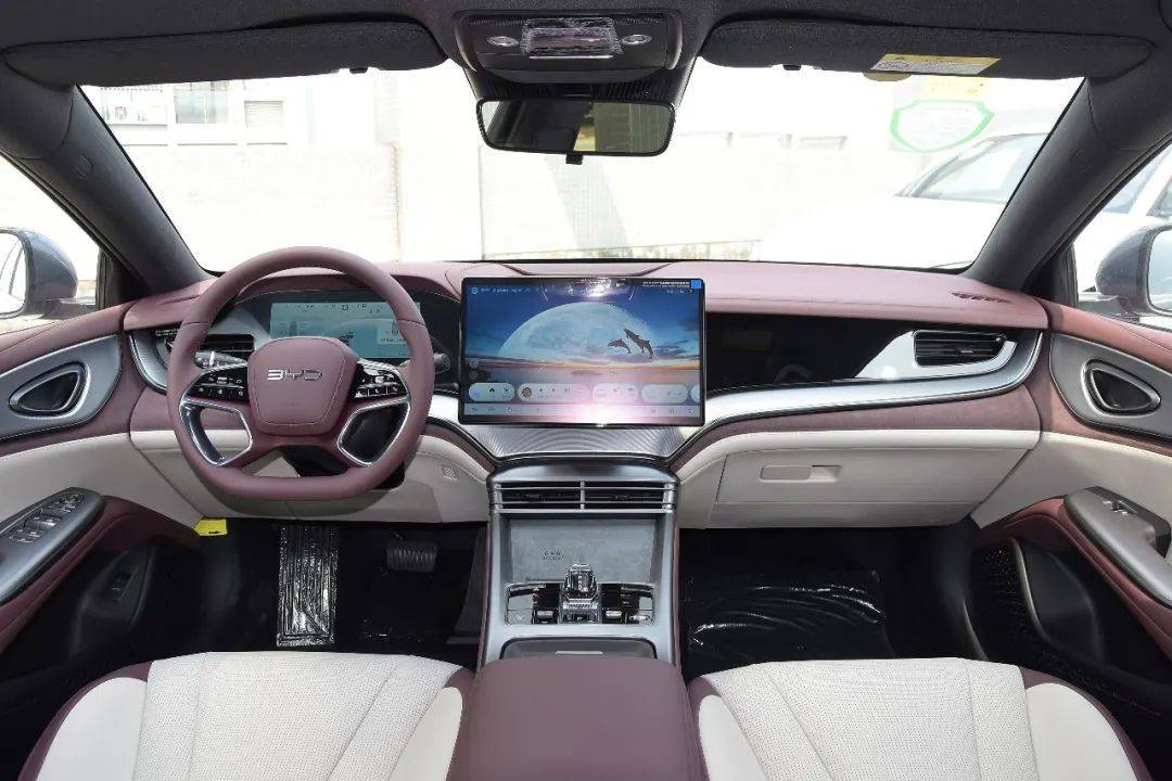 15万预算中型轿车怎么选？深蓝L07与海豹07 DMi颜值实力大比拼！_搜狐汽车_搜狐网