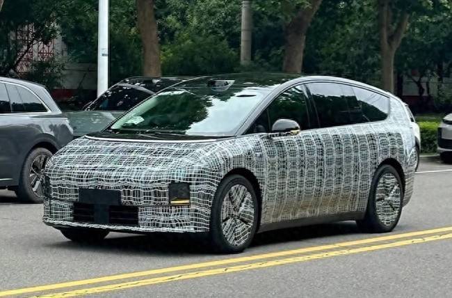 理想纯电SUV i6曝光，造型紧凑协调能否引领新潮流？_搜狐汽车_搜狐网