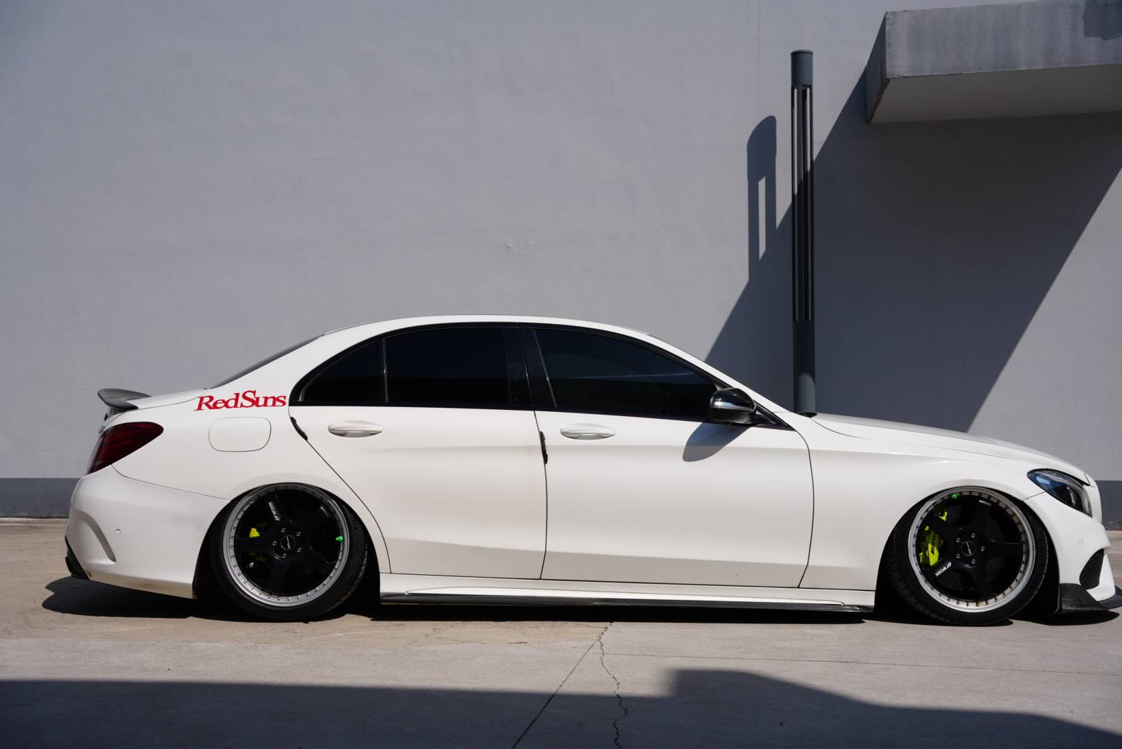 奔驰 C W205 的姿态改装，AIRBFT 如何实现降低车身？_搜狐汽车_搜狐网