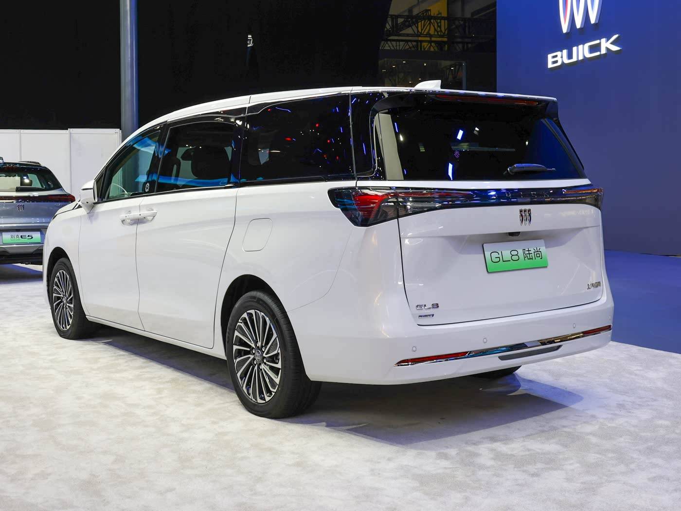 地位依然稳固！别克GL8家族7月首周销量2590+辆，GL8陆尚提供冰箱_搜狐汽车_搜狐网