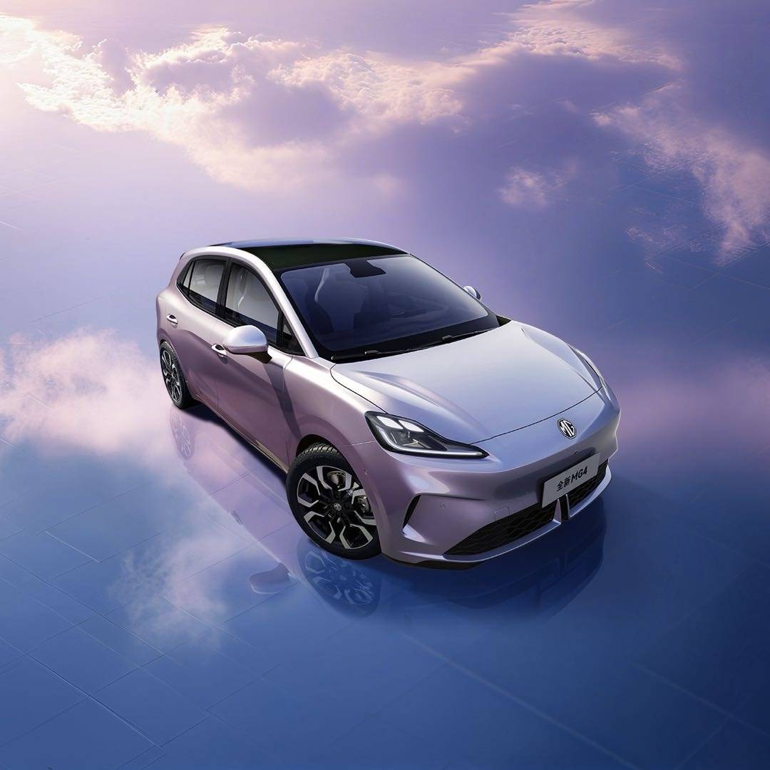 后排能翘二郎腿的10万级电车？全新MG4用CTB重构空间标准_搜狐汽车_搜狐网