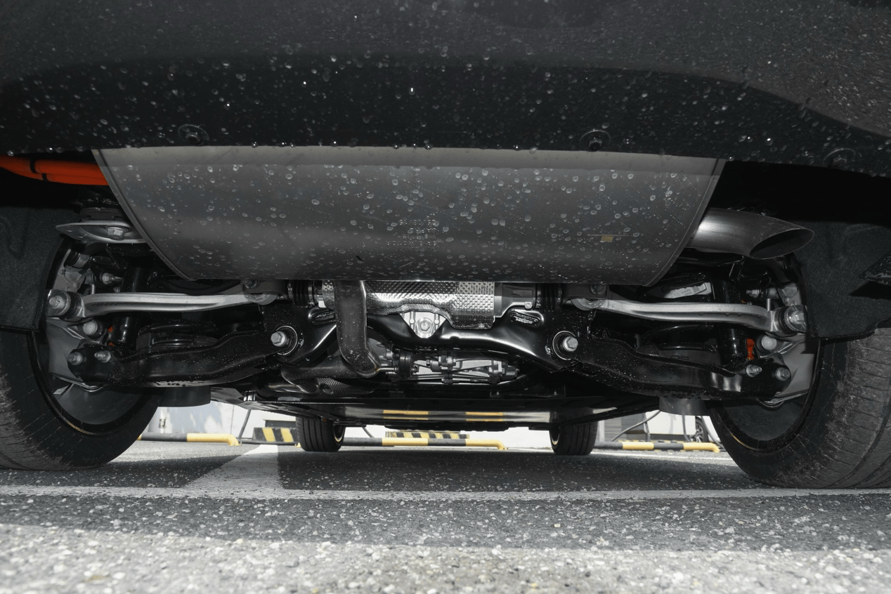 场景适配大比拼，智己LS6对比智界R7，谁更懂家用？_搜狐汽车_搜狐网