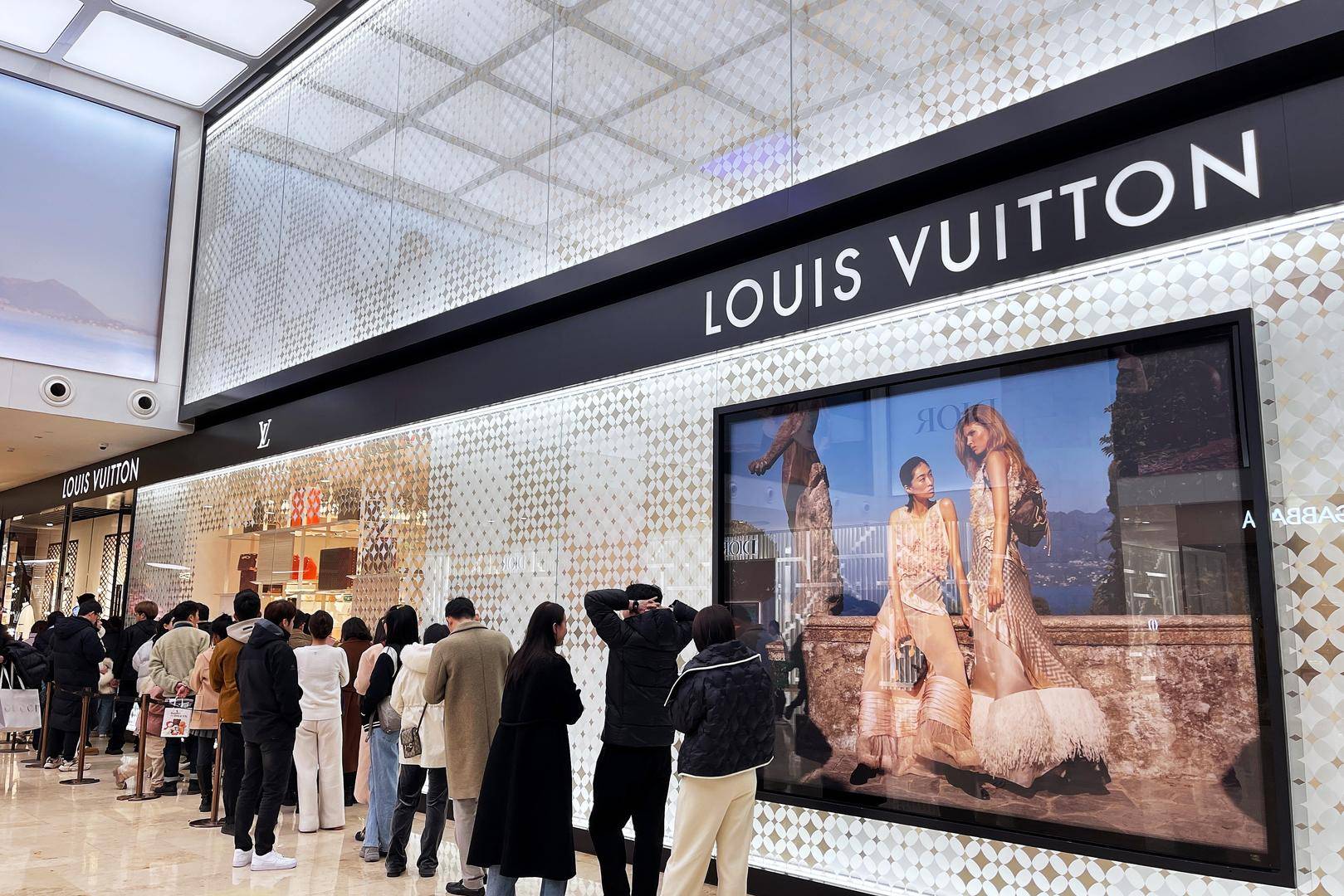 LV开年涨价，有产品一年上涨近25%_红星_资本_利润