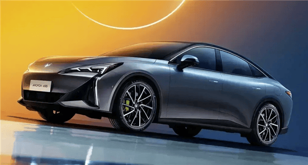 800V+双电机！极狐全新中级轿车阿尔法S5上市：售19.98万起_搜狐汽车_搜狐网