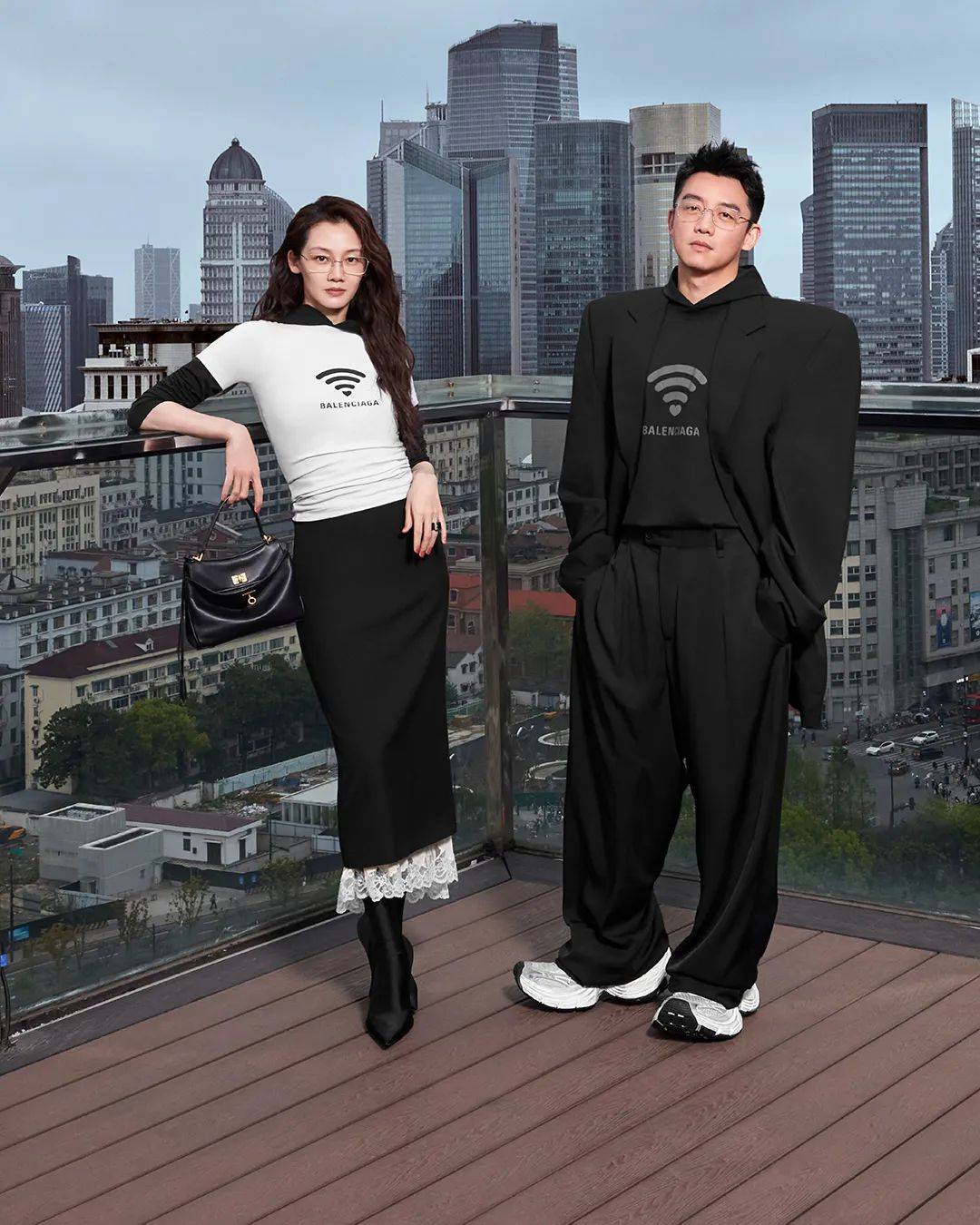 BALENCIAGA 节日限定 | PALACE 夏季系列 | SUPREME x NIKE 全新鞋款_合作_运动_风格