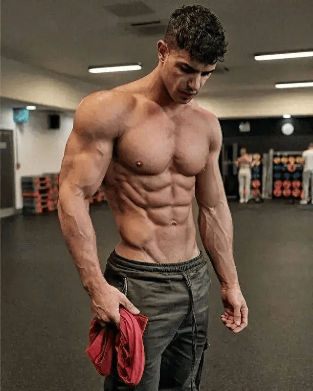 男人怎么练出公狗腰？3个方法，10个动作解锁公狗腰_肌肉_腰部_的力量