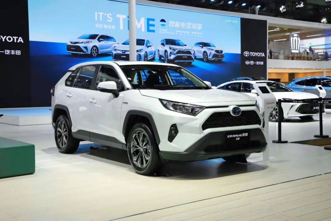 2.0T+8AT，轴距2米85，越级大5座，翻毛皮内饰，小XC60真值！_搜狐汽车_搜狐网