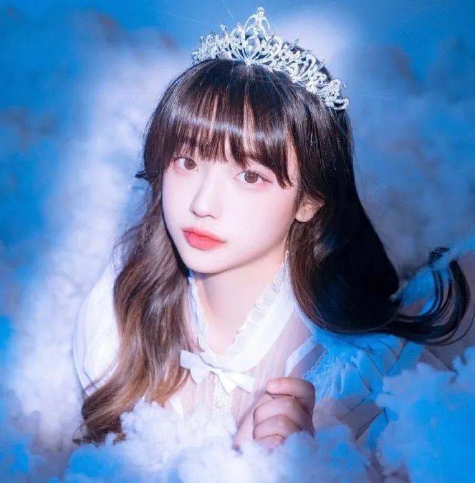 LCK嫂子也转会？小吕布关注前女友ins，Chovy也关注_Willer_账号_不知道