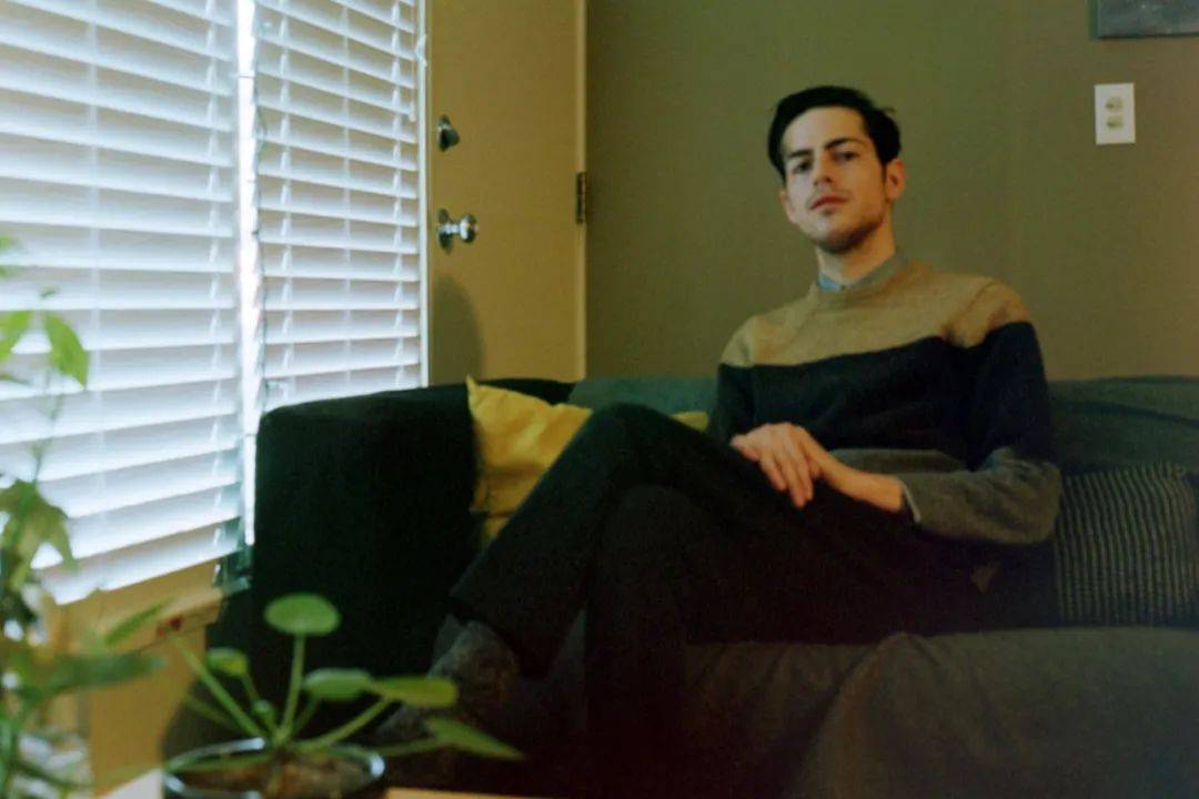 Wylee Risso 自学成才 ,90后，有尤恩·厄格罗的影子_作品_oil_画面