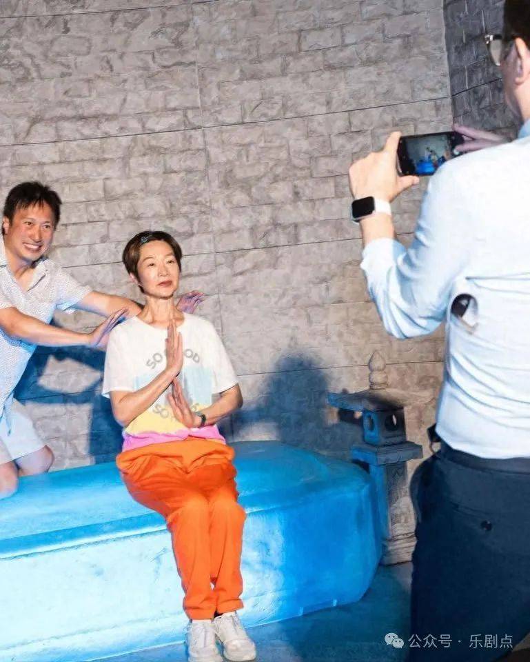 61岁TVB主持谭玉瑛近照瘦削满脸皱纹，网友叹：谭玉瑛姐姐也老了_香港_访问_照片