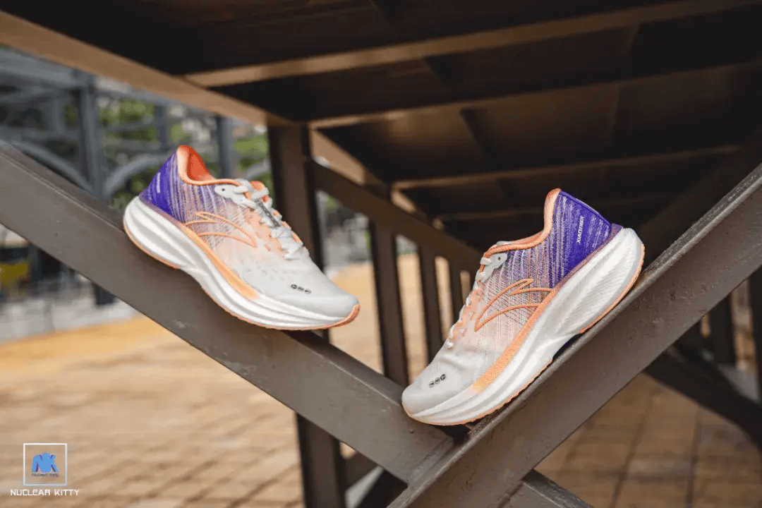 安踏冠军3 vs 安踏PG7 我该怎么选？_跑鞋_穿着_感觉