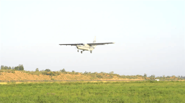 国产最大无人运输机成功首飞：最大商载3200公斤 航程2200公里_首架_湖南_航空