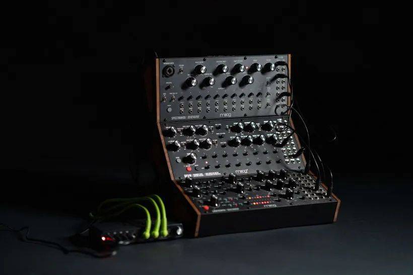 Moog 推出 Sound Studio Accessory Kit 支架套件，60HP 半模块合成器最佳伴侣_广告_产品