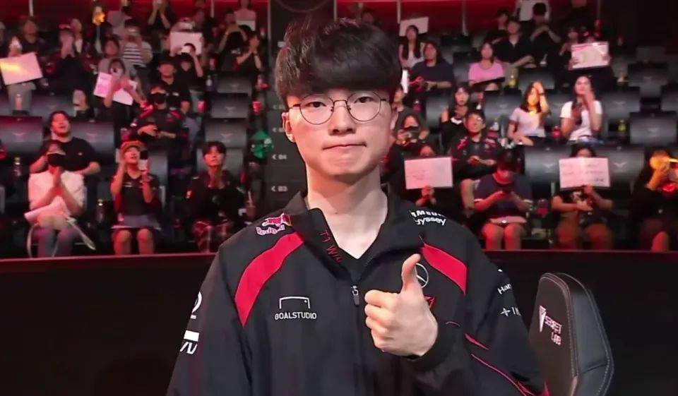 Faker搞笑一幕诞生，巨大失误后，被GUMA炸死，Zeus救了这个家_比赛_战队_操作