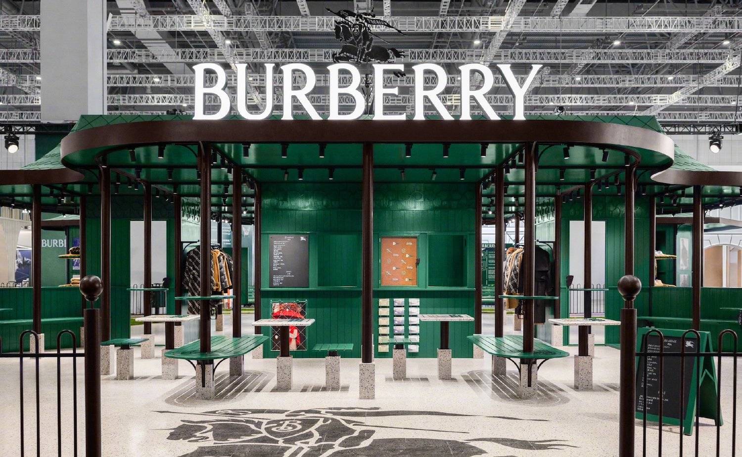 Burberry承认此前“误入歧途”，未来将降价_Joshua_品牌_市场
